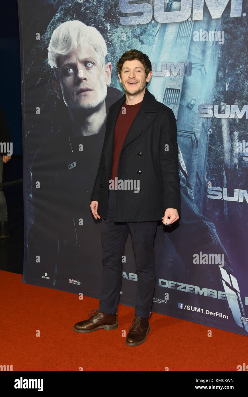 Berlin, Deutschland. 04th Dec, 2017. Iwan Rheon at the premiere of the ...