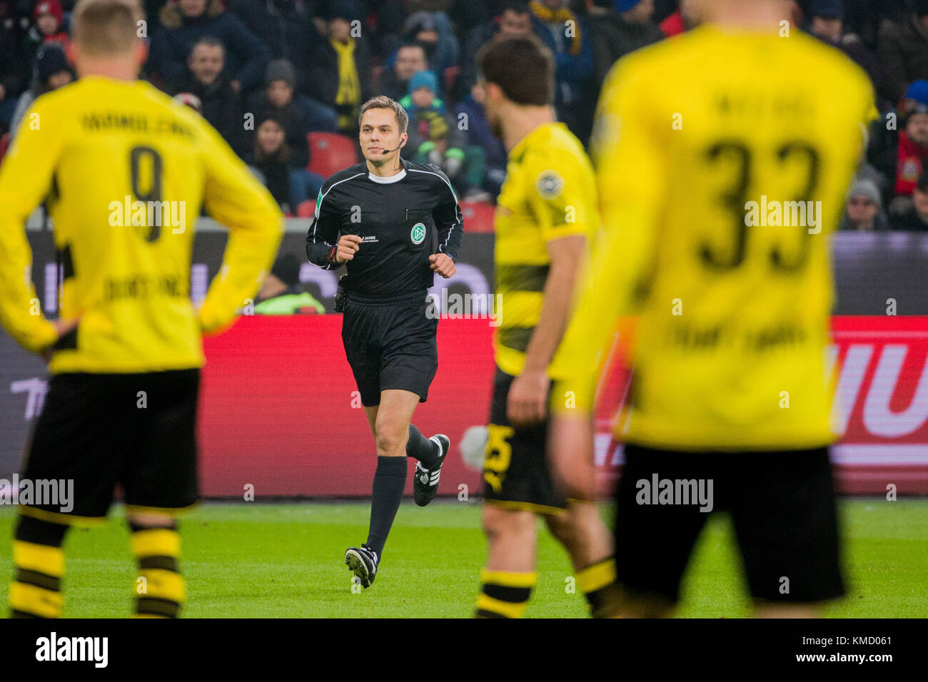 Leverkusen, Germany. 2nd Dec, 2017. Referee Robert Hartmann during the ...