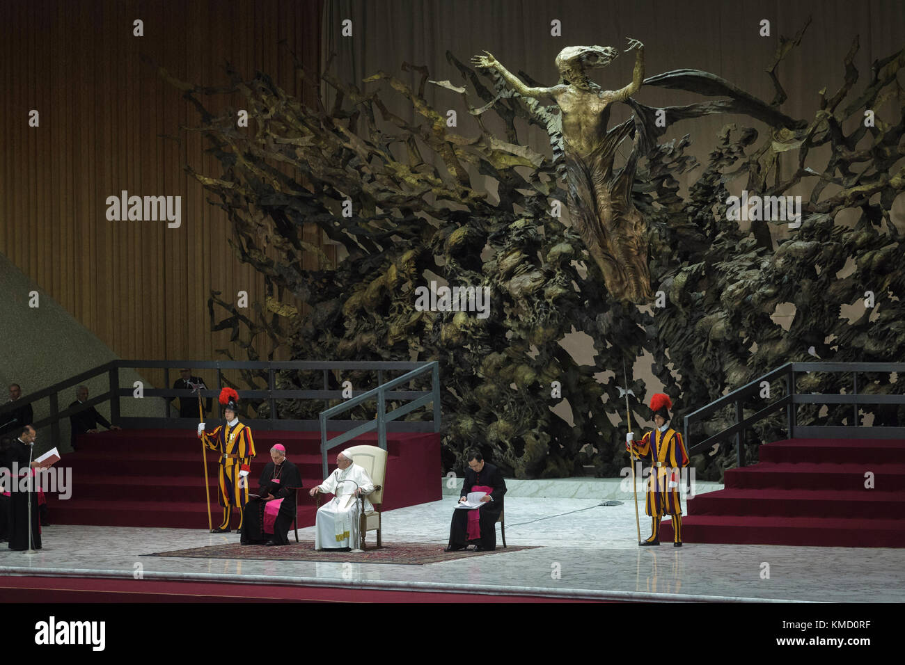 Vatican City, Vatican. 06th December, 2017. Pope Francis leads his ...
