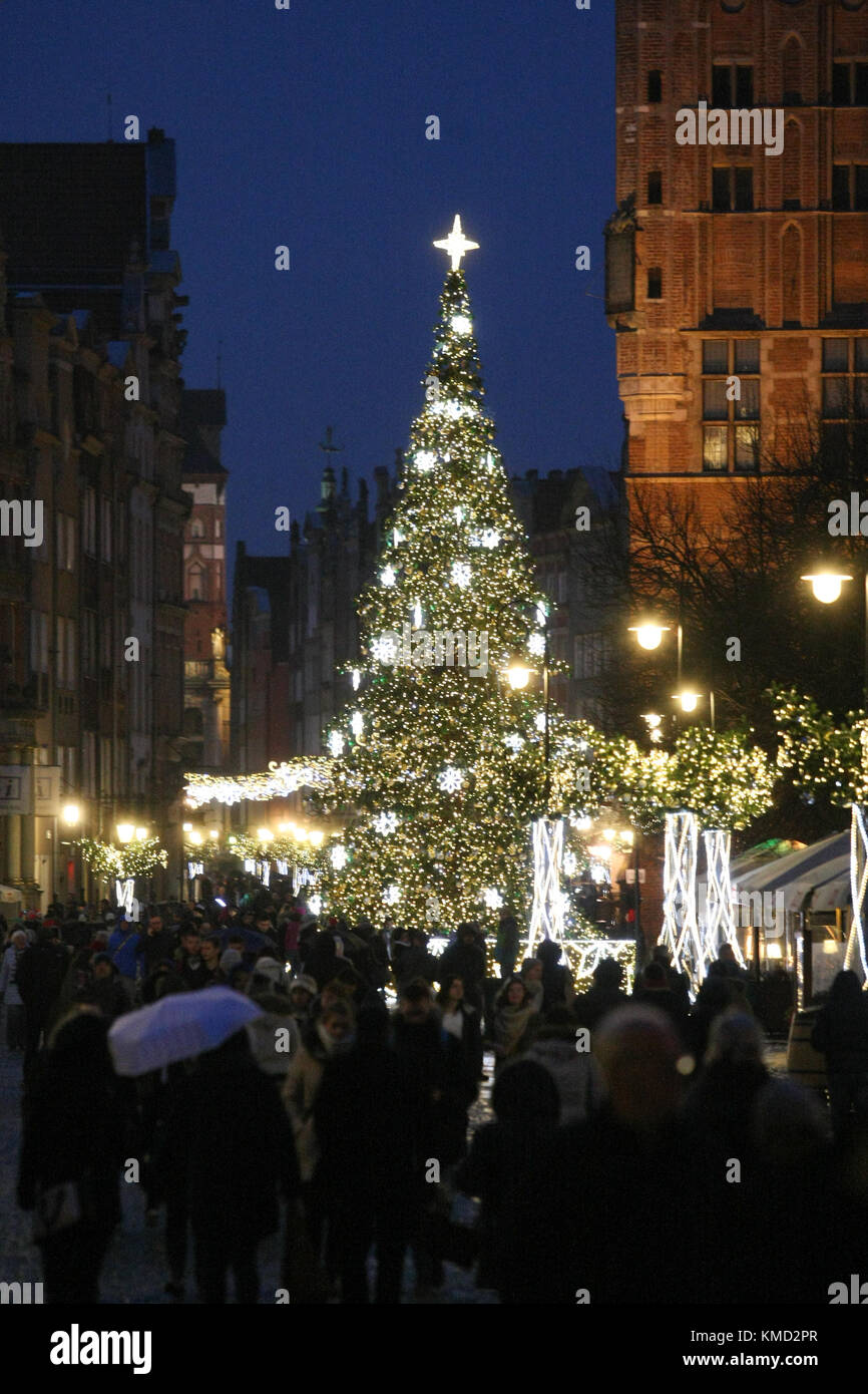 Gdansk, Poland . 06th Dec, 2017. Christmas tree at the Dlugi Targ ...