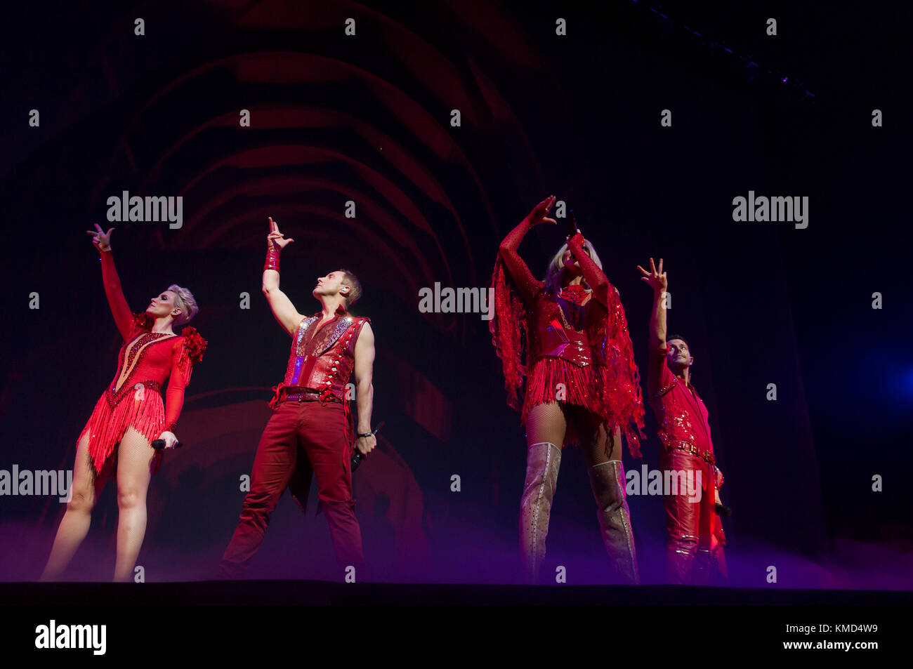 Faye tozer steps performing live hi-res stock photography and images ...