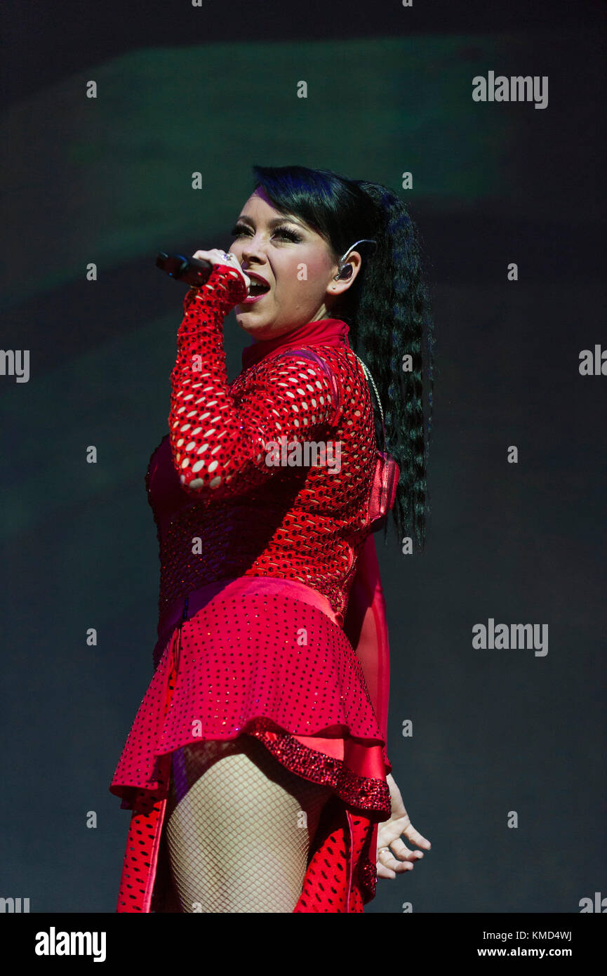 Liverpool, UK. 6th Dec, 2017. 90s pop band, Steps, perform during their ...