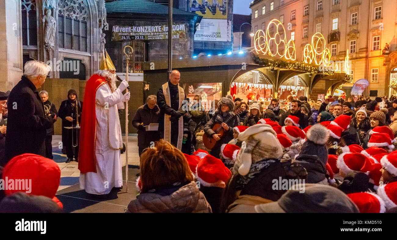 St nicholas with children hi-res stock photography and images - Alamy