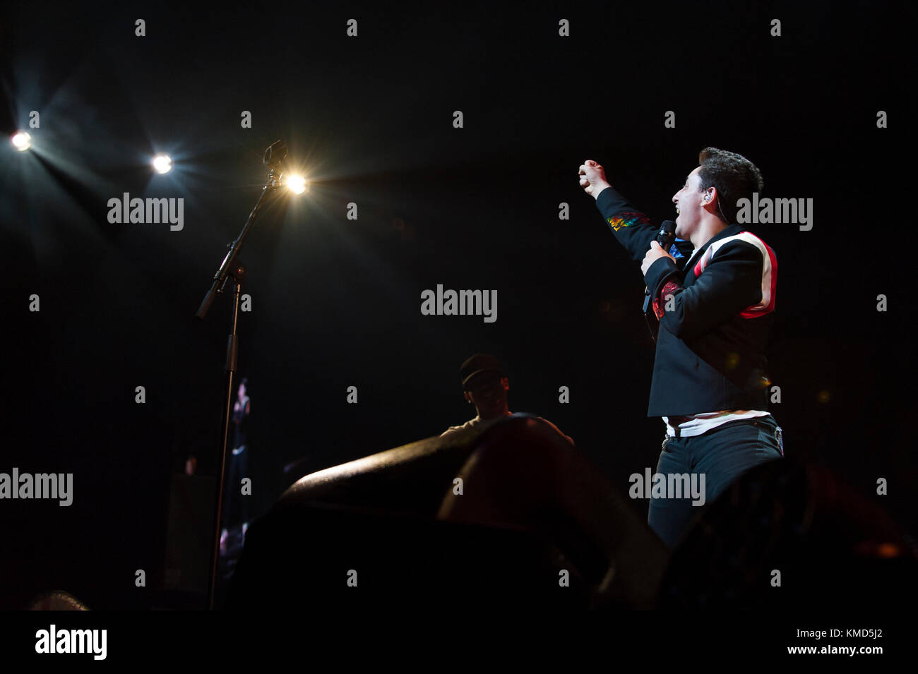 Liverpool, UK. 6th Dec, 2017. Singer, Max Restaino, performs as support ...