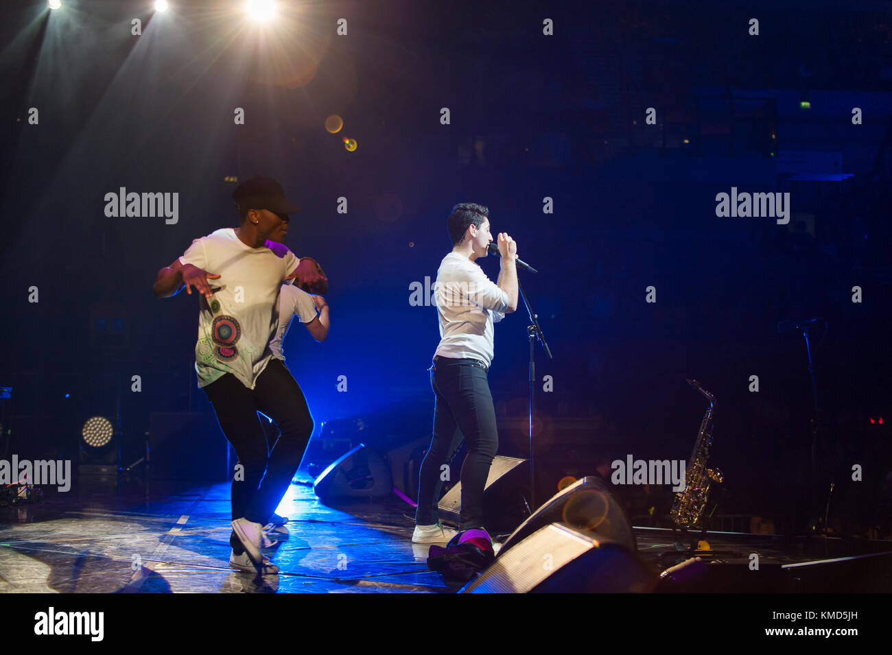 Liverpool, UK. 6th Dec, 2017. Singer, Max Restaino, performs as support ...