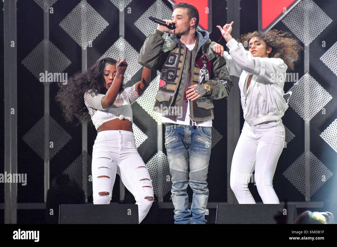 Philadelphia, Pennsylvania, USA. 6th Dec, 2017. LIAM PAYNE performing ...