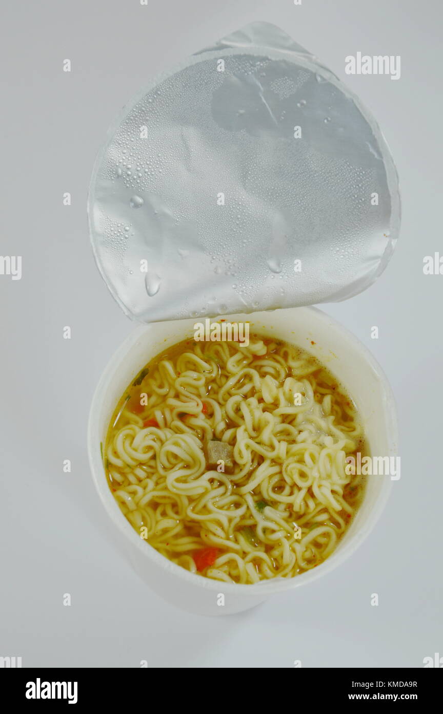 instant noodle in paper cup Stock Photo - Alamy