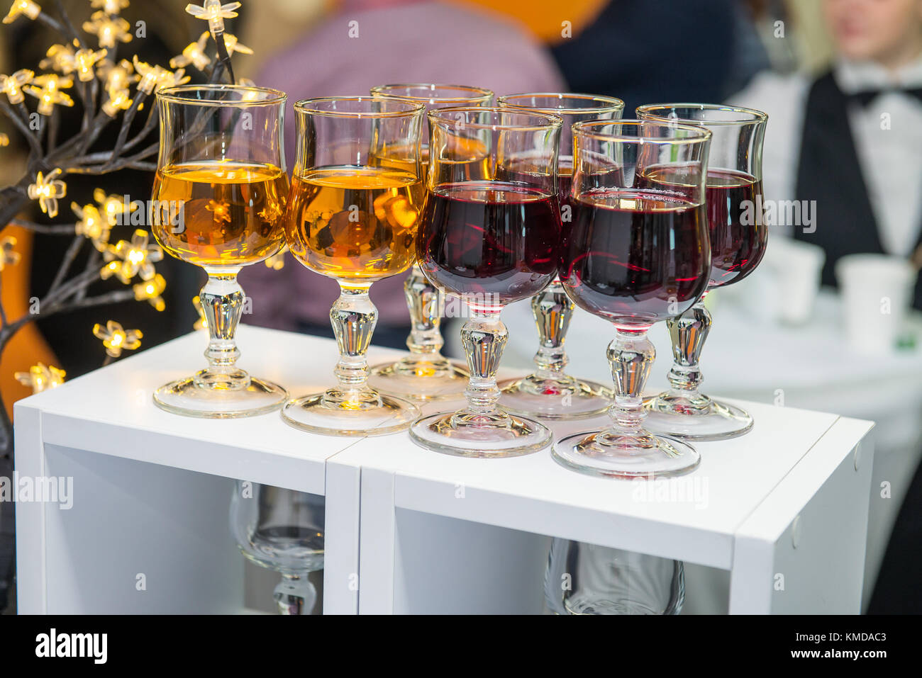 Catering table with alcoholic and non-alcoholic drinks on the business ...