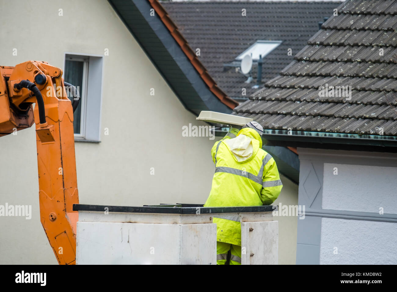 Street lamp repair maintenance hi-res stock photography and images - Alamy