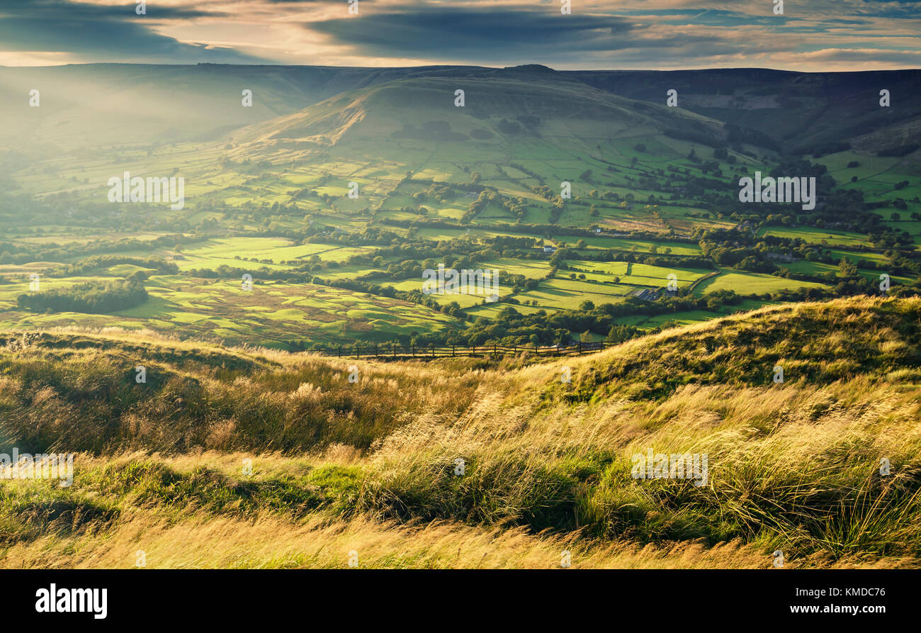 Edale Valley view from slopes of Mam Tor at bright sunny evening in ...