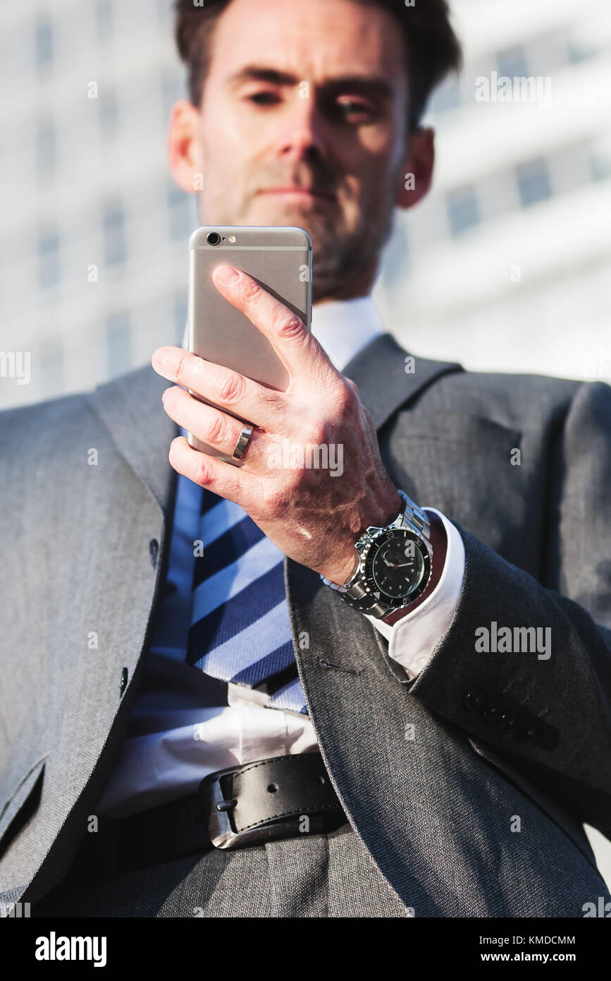 Portrait businessman who stands hi-res stock photography and images - Alamy