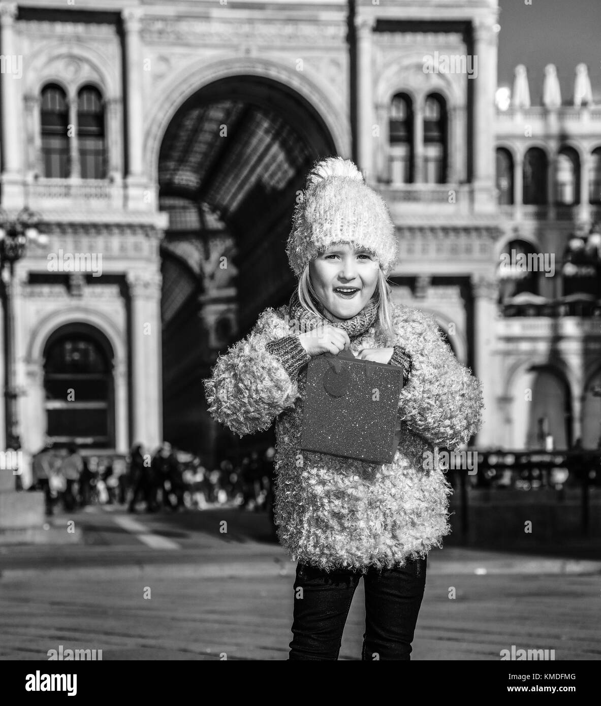 Rediscovering things everybody love in Milan. Full length portrait of ...