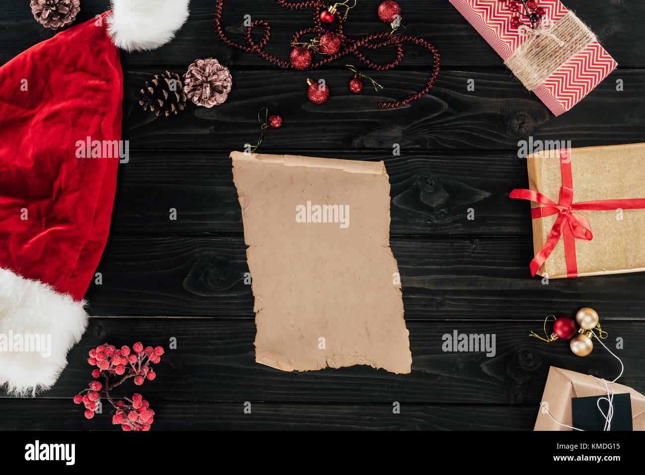 Empty papyrus hi-res stock photography and images - Alamy