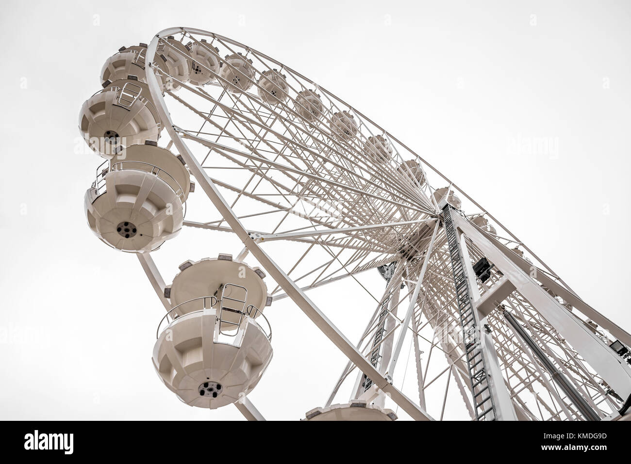 White Ferris wheel Stock Photo - Alamy