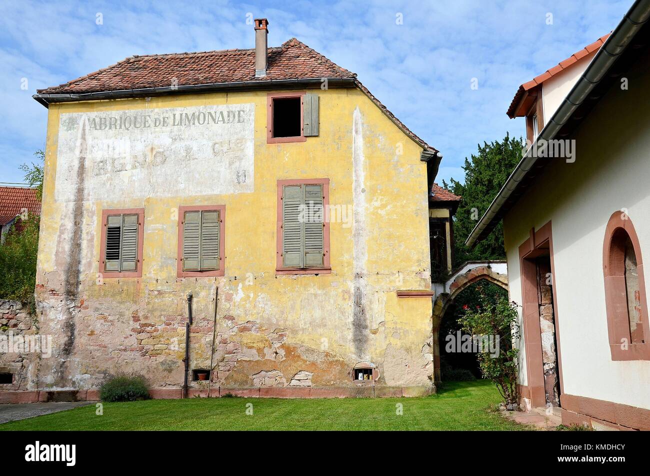 Lemonade factory hi-res stock photography and images - Alamy