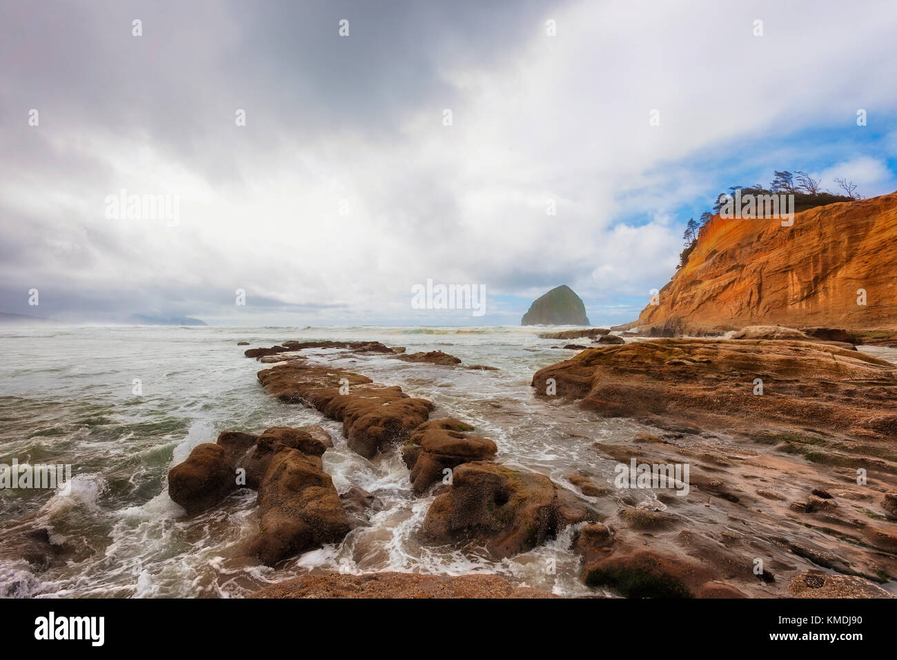 Dramatic geological features hi-res stock photography and images - Alamy