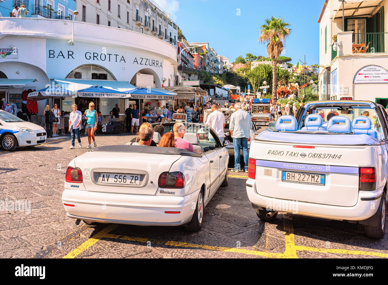 Capri taxi hi-res stock photography and images - Alamy