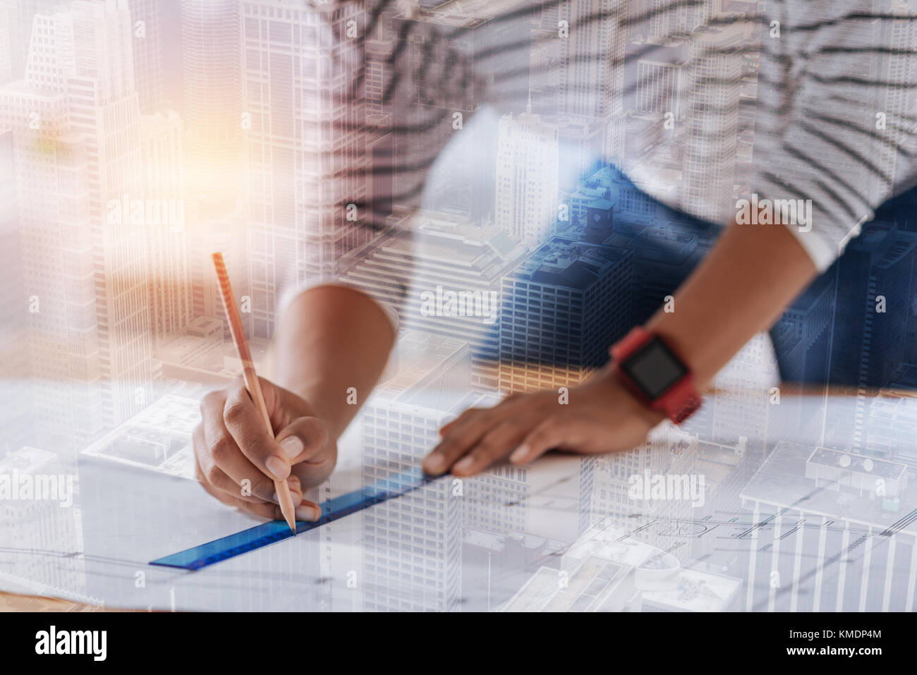 Close up of female hands while drawing Stock Photo - Alamy