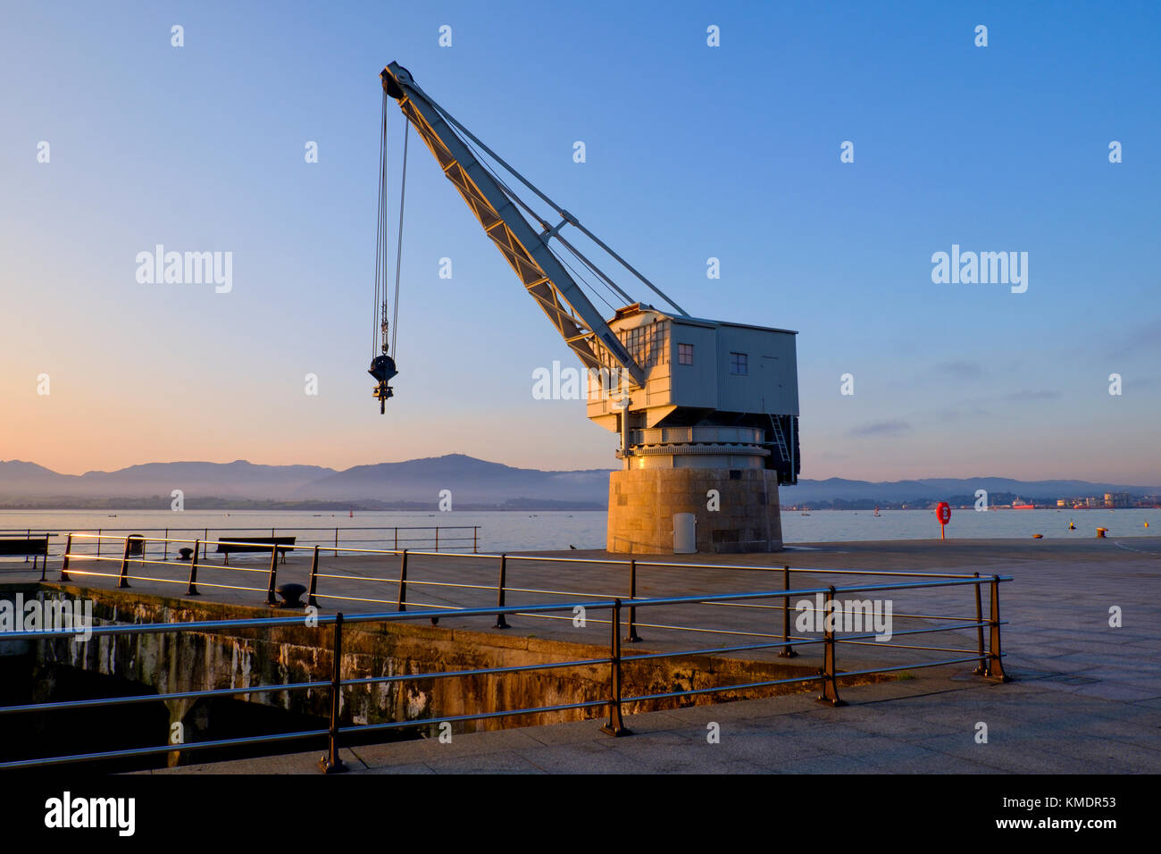 Stone Crane High Resolution Stock Photography and Images - Alamy