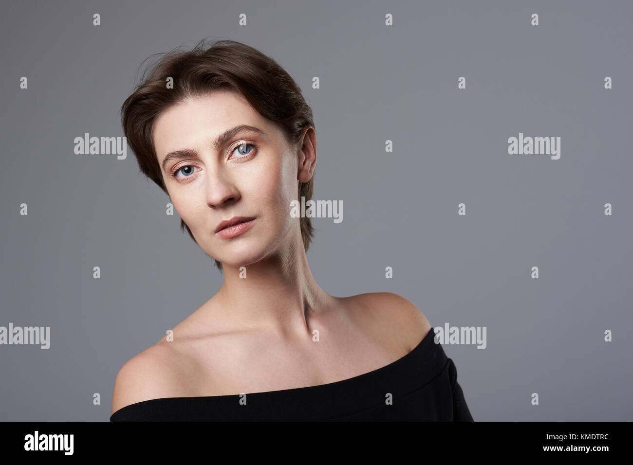 Beautiful woman gray hair grey hair hi-res stock photography and images ...