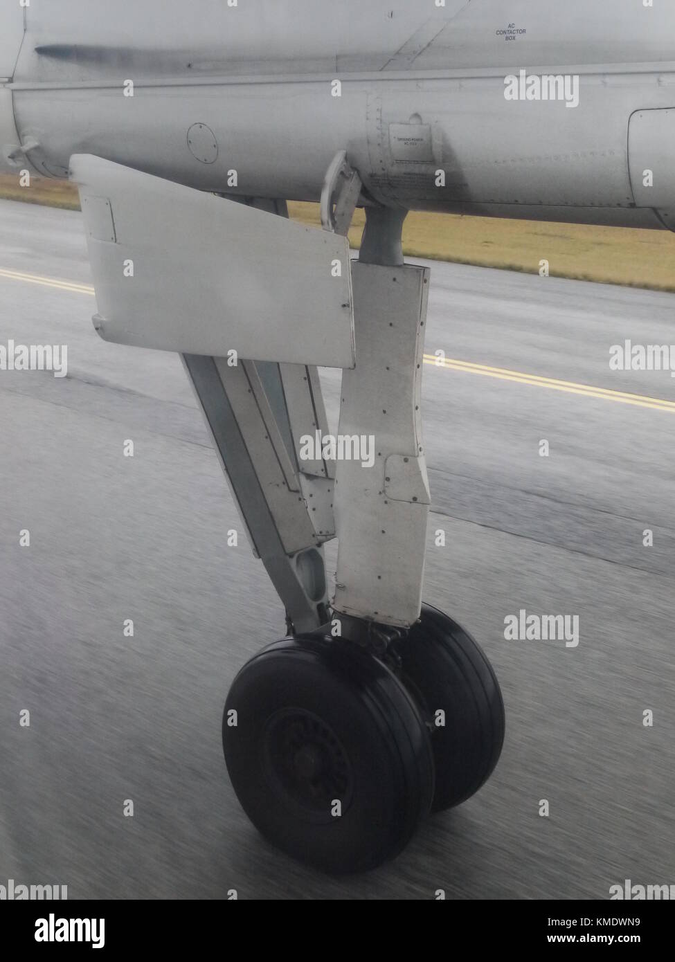 Aircraft tyre wheel hi-res stock photography and images - Alamy