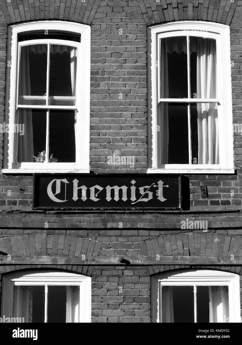 Chemist and druggist sign hi-res stock photography and images - Alamy
