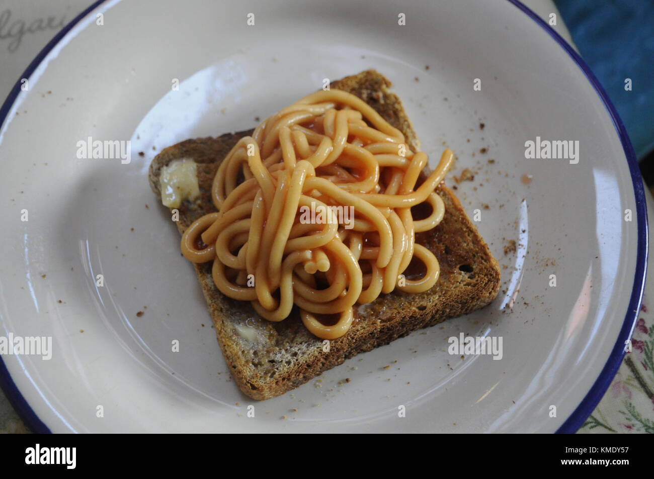 spaghetti on toast Stock Photo - Alamy