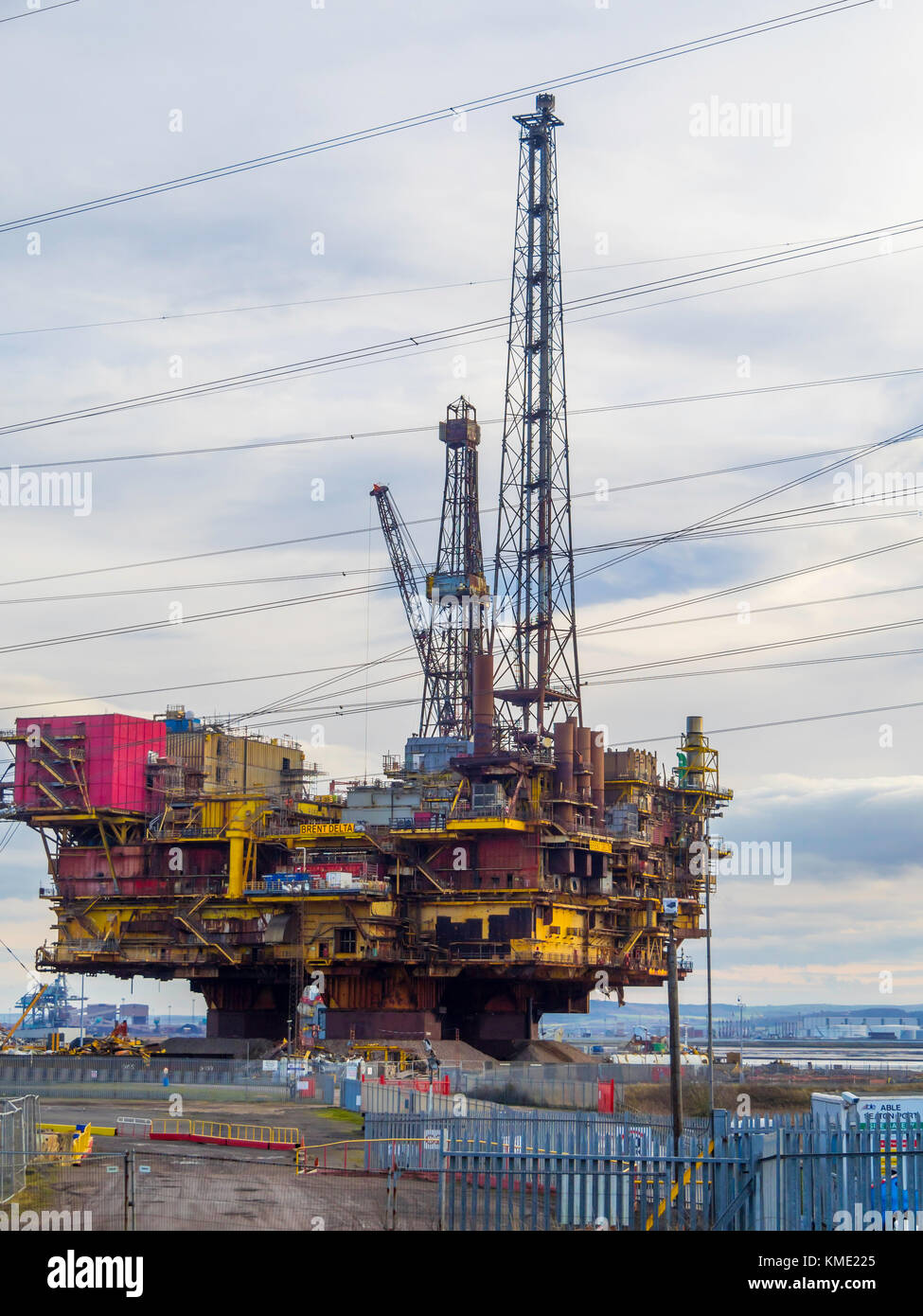 Shell uk north sea platform hi-res stock photography and images - Alamy