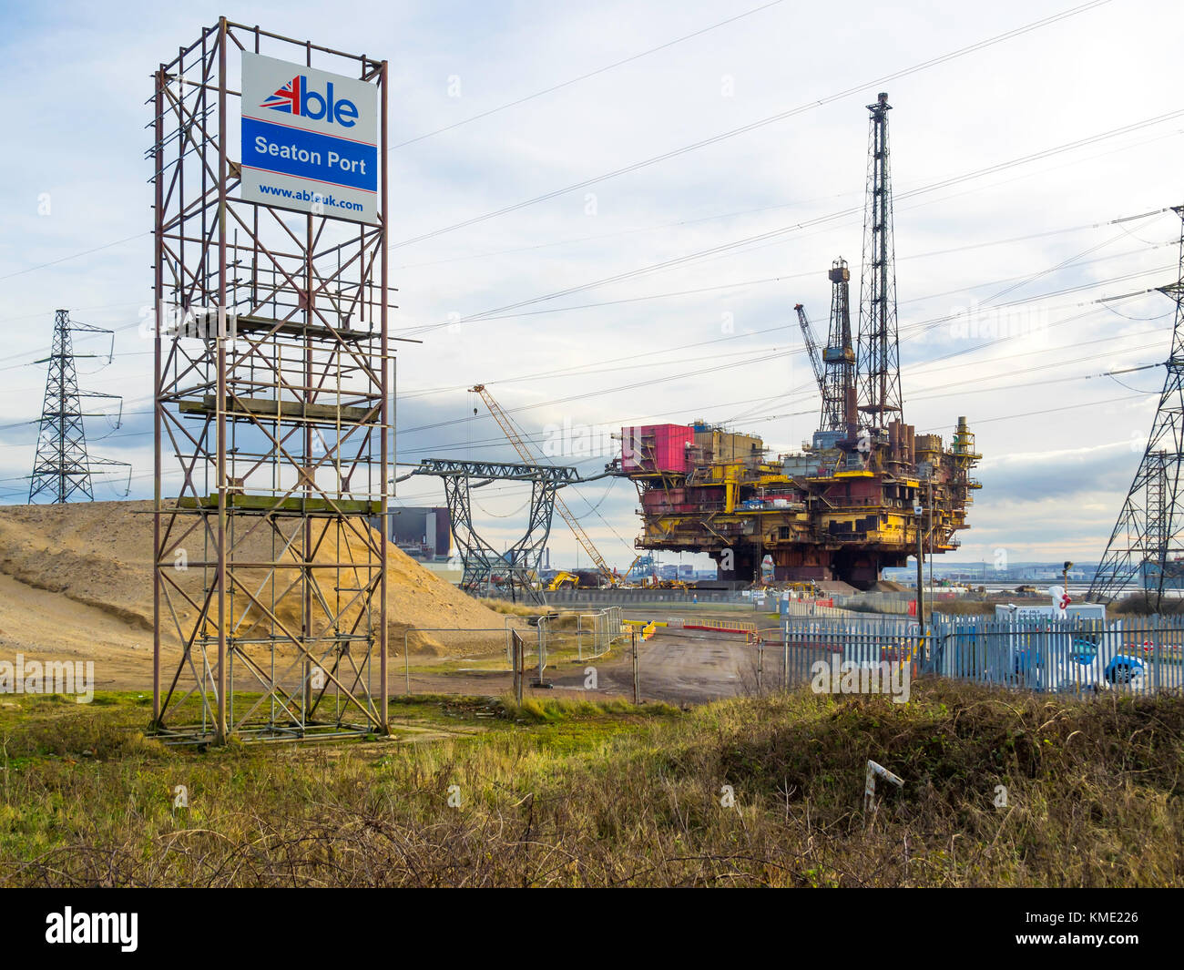 Topside deck of the Shell Brent Delta Production platform during ...