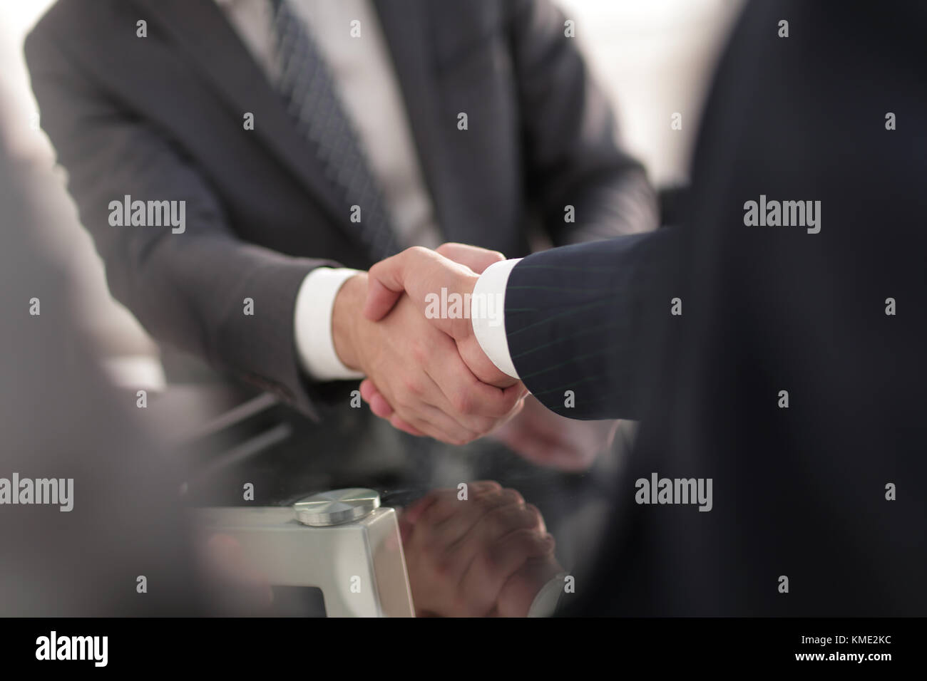 confident handshake of business partners Stock Photo - Alamy
