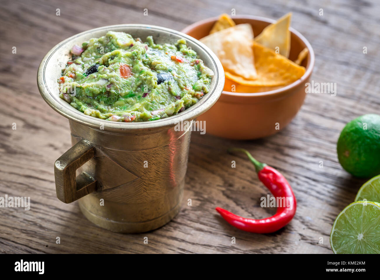 Bowl of guacamole Stock Photo - Alamy