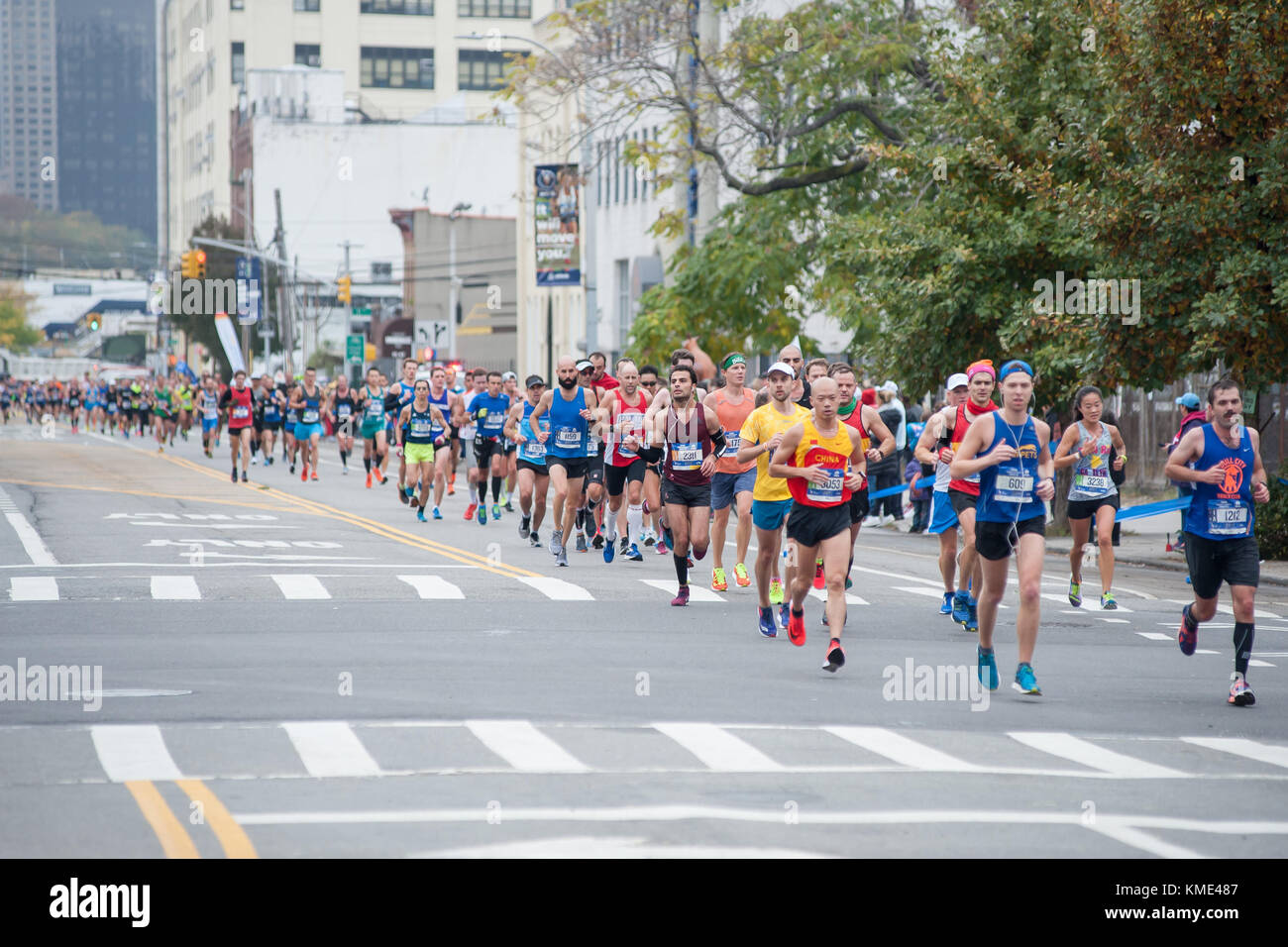 TCS New York City Marathon 2017 - Runners making their way through ...