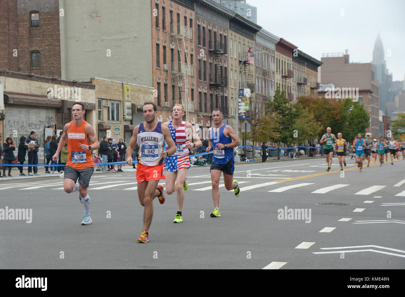 TCS New York City Marathon 2017 - Runners making their way through ...