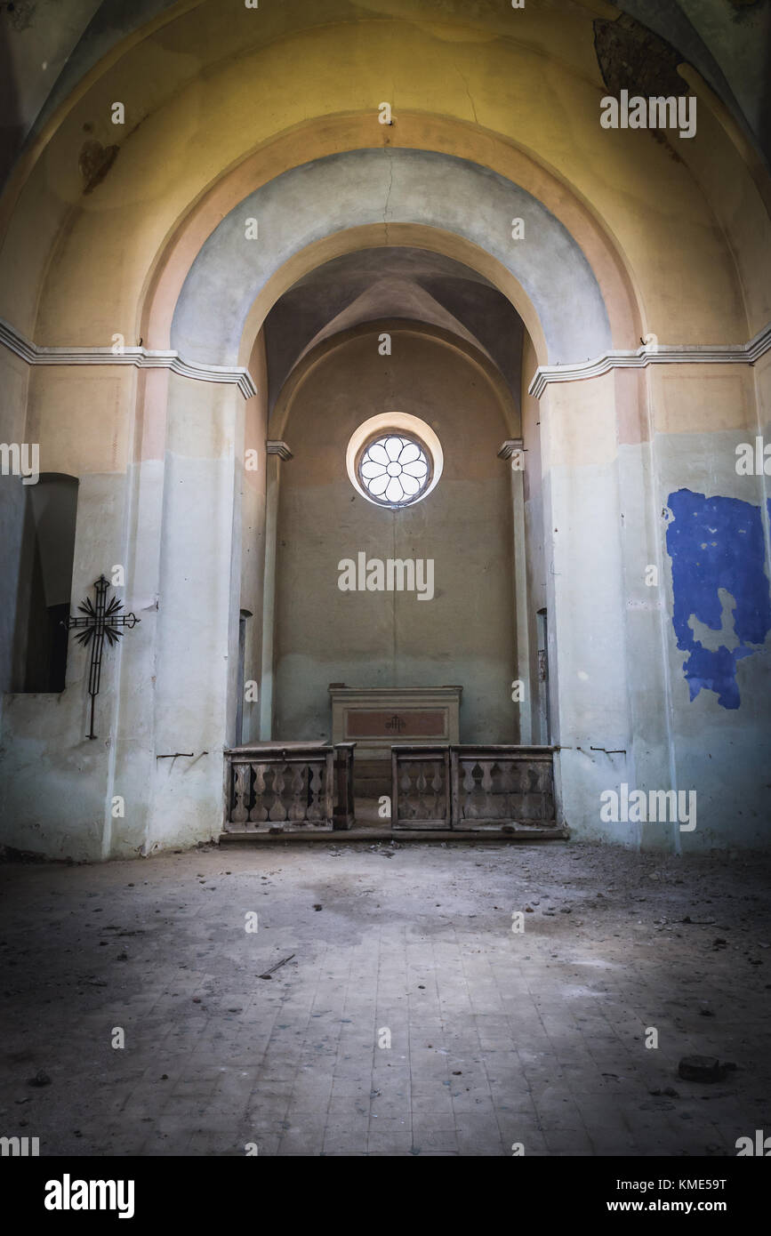 Inside small empty catholic church hi-res stock photography and images ...