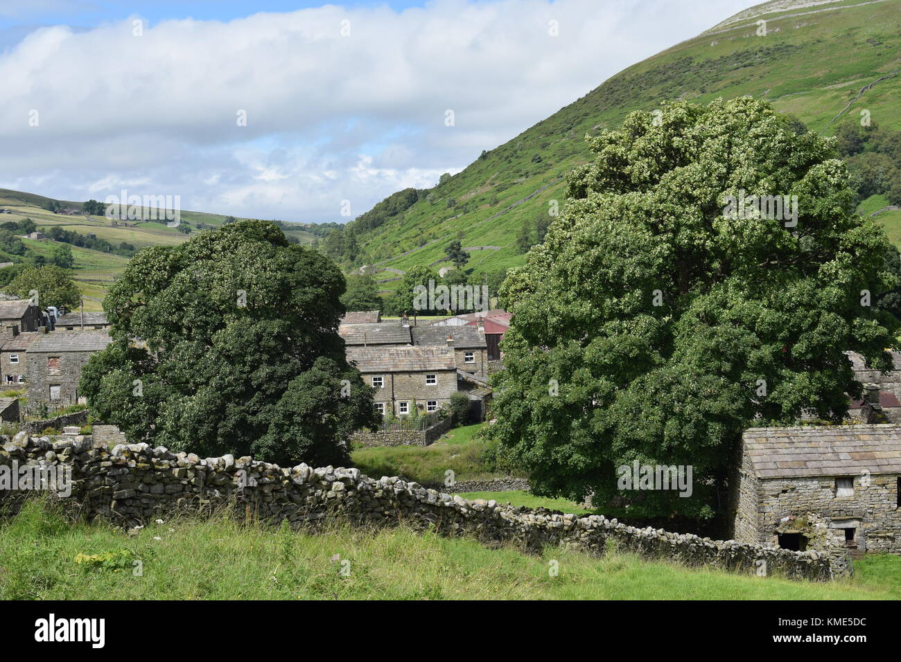 Thwaite in Swaledale on The Pennine Way with Kisdon on the right ...