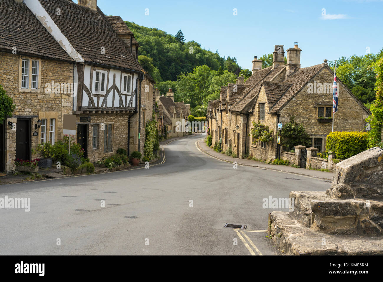 The village castle hi-res stock photography and images - Alamy