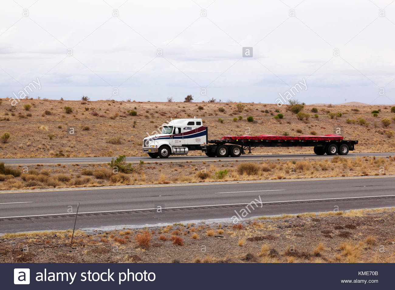 Truck Pulling Trailer Stock Photos & Truck Pulling Trailer Stock Images ...