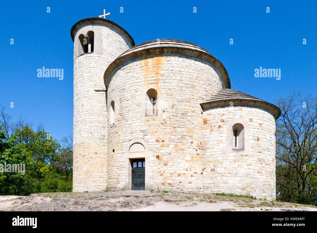 Hora Rip (narodni kulturni pamatka), rotunda sv. Jiri a Vojtecha z 1126, Ceska republika / st ...