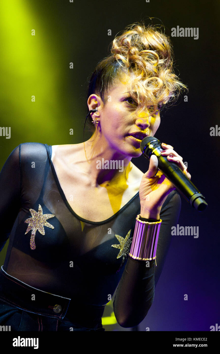 Nina Zilli in concert at the Atlantic of Rome with her 'modern art tour ...