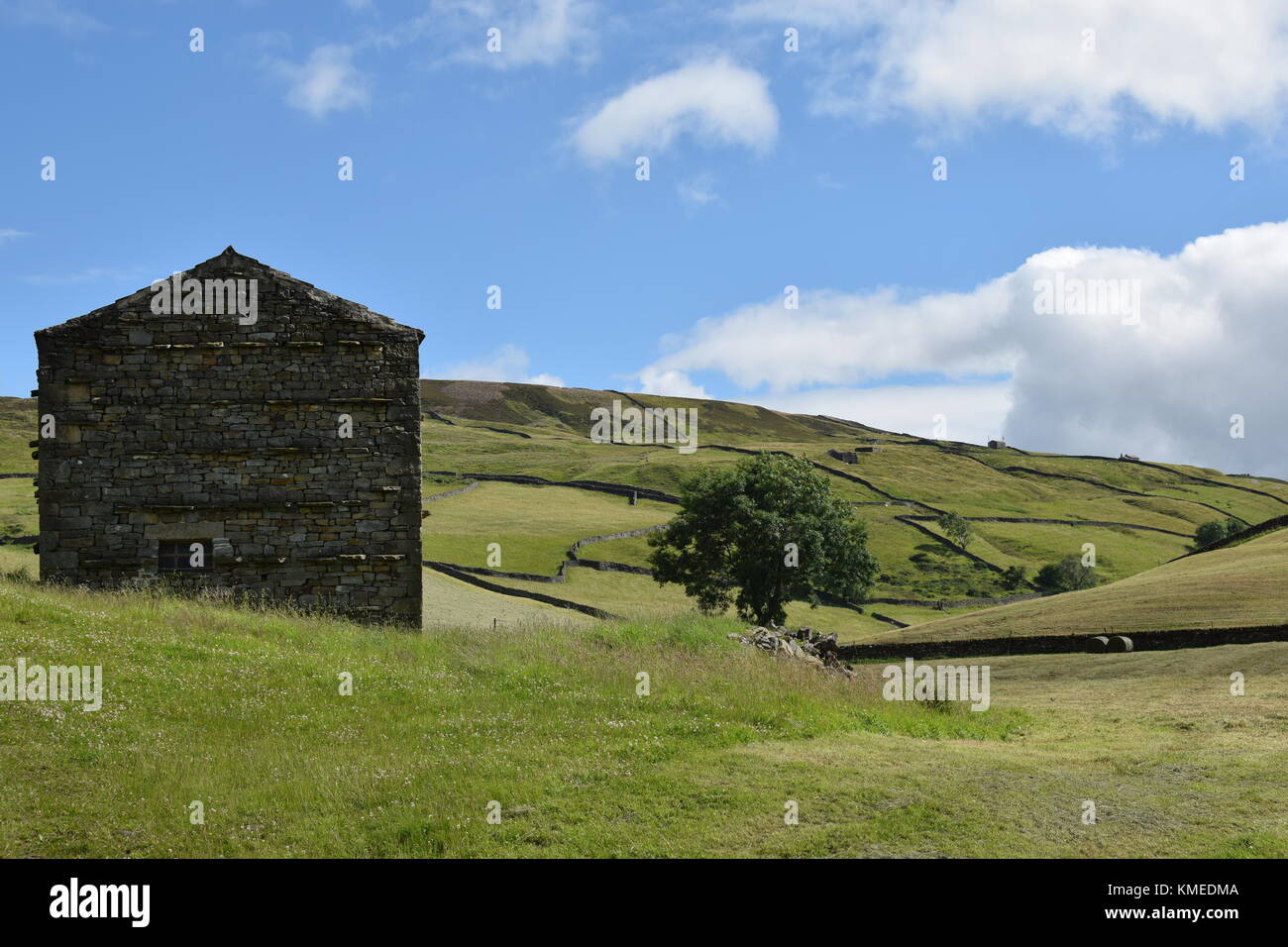 Yoredale way hi-res stock photography and images - Alamy