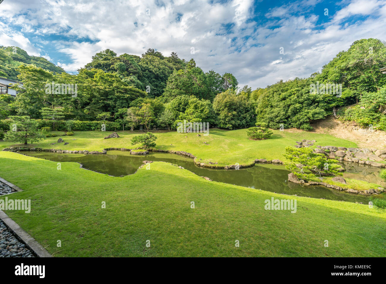 Kencho-ji Zen Garden and pond behind the Hojo Shin-ji Ike (Mind ...