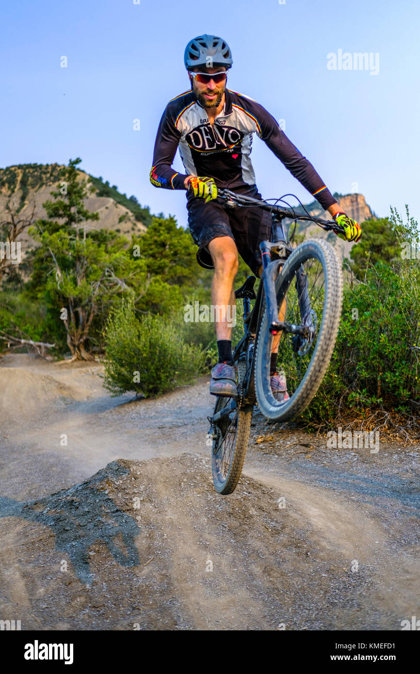 Real makes jump hi-res stock photography and images - Alamy