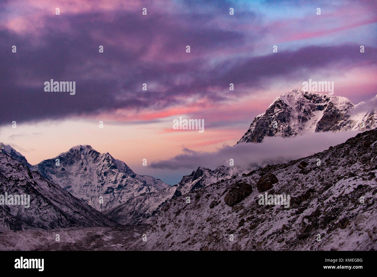 Majestic scenery of Cholatse and Ama Dablam mountain peaks of Himalayas ...