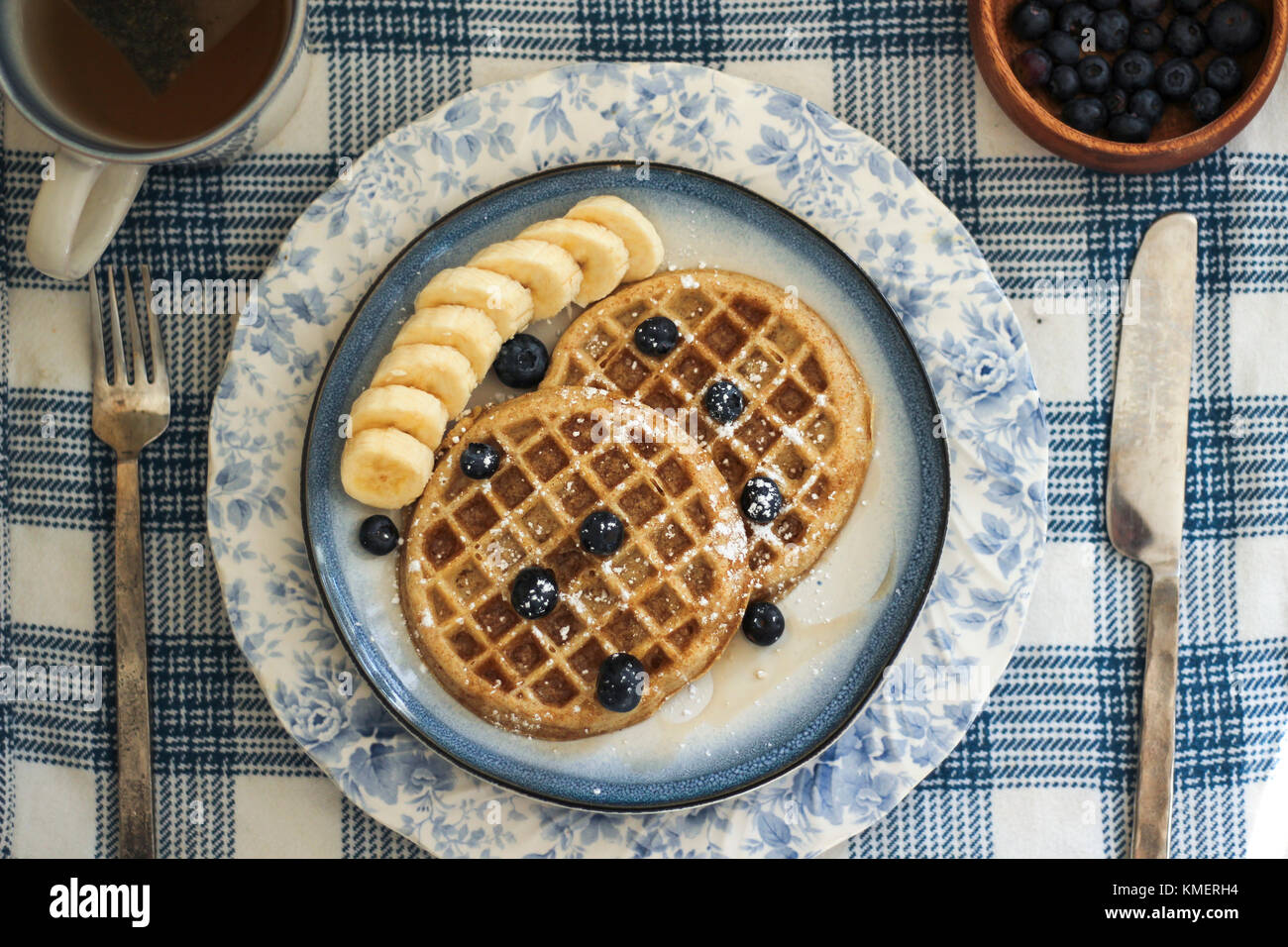 Quality checker hi-res stock photography and images - Alamy