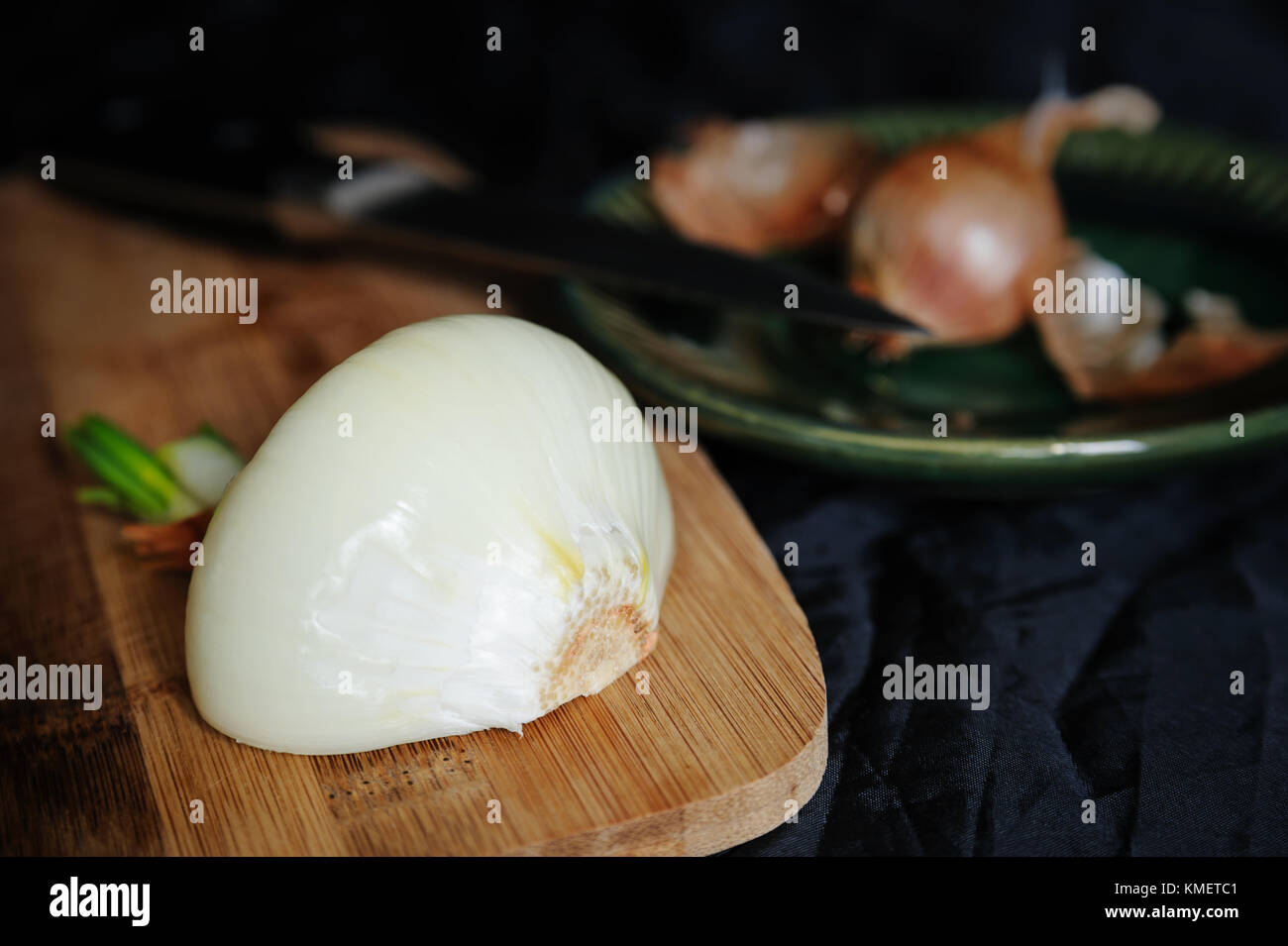 Small onion hi-res stock photography and images - Alamy