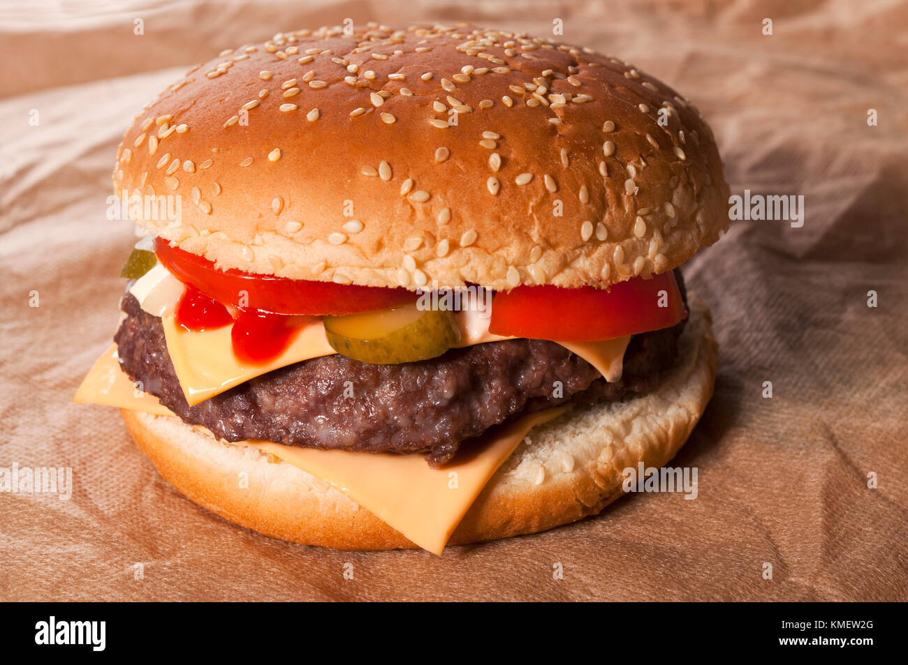 Tasty cheeseburger with fresh vegetables and beef meat Stock Photo - Alamy