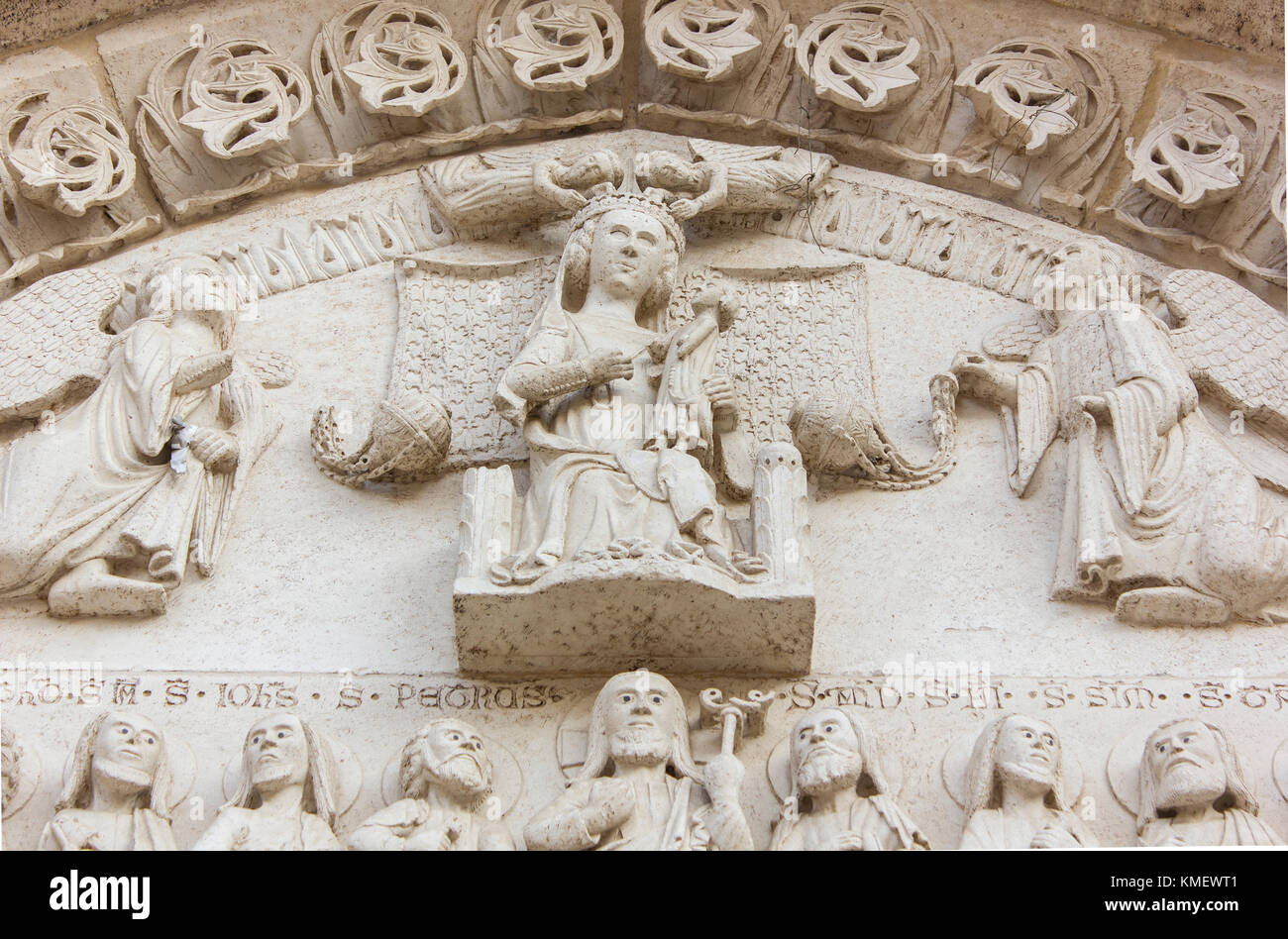 Ancient virgin mary sculpture hi-res stock photography and images - Alamy