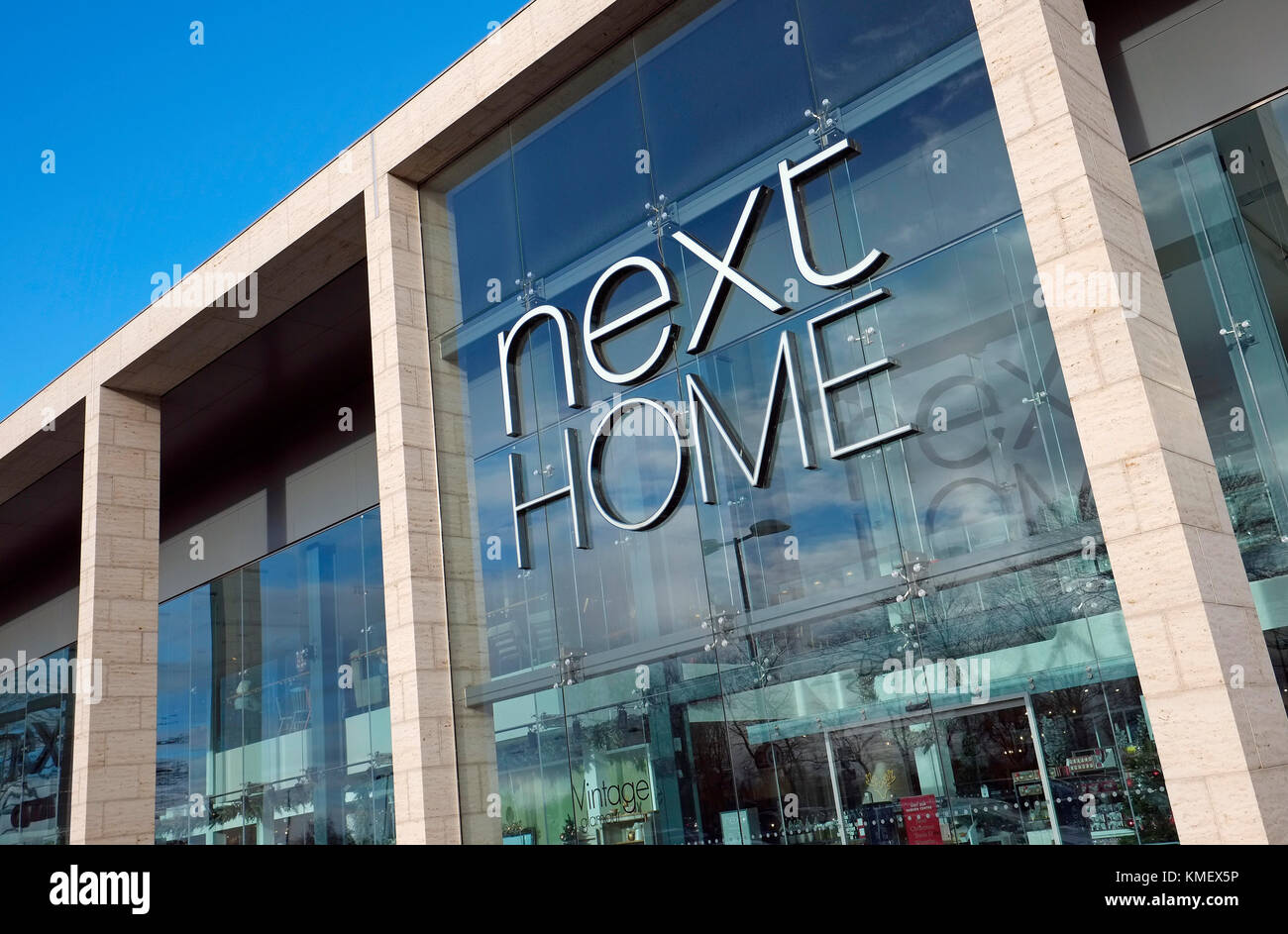 Norfolk shops retail shopping hi-res stock photography and images - Alamy