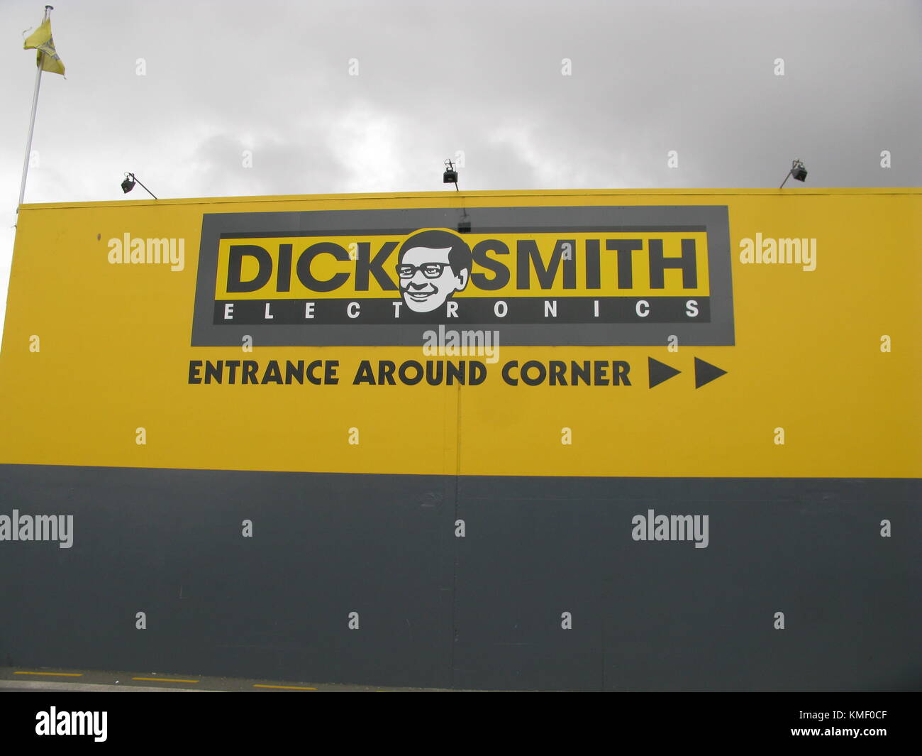 Dick Smith Electronics entrance around the corner. Christchurch. New ...