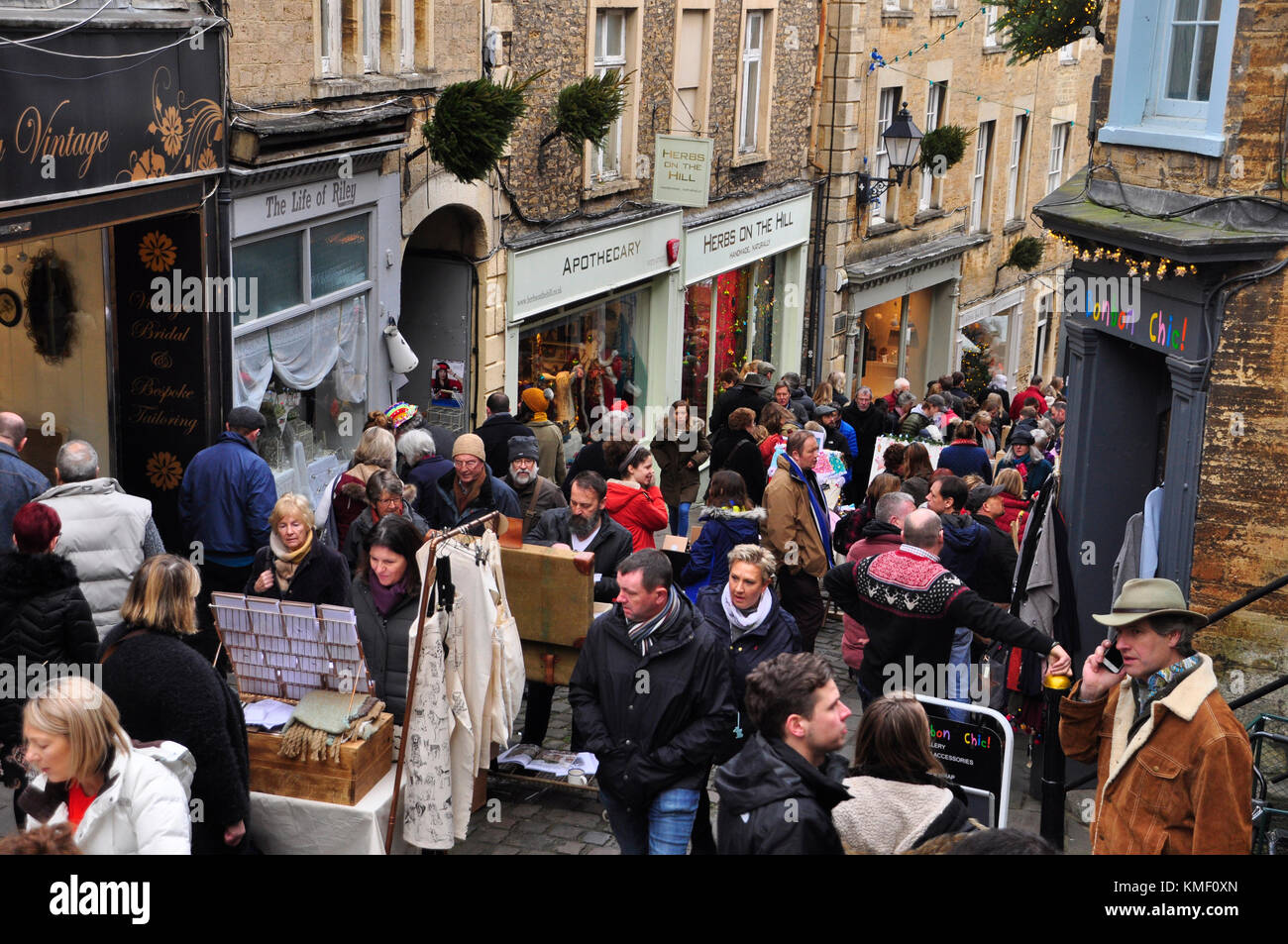 Frome Independent market,crowds in steep narrow streets, with craft ...